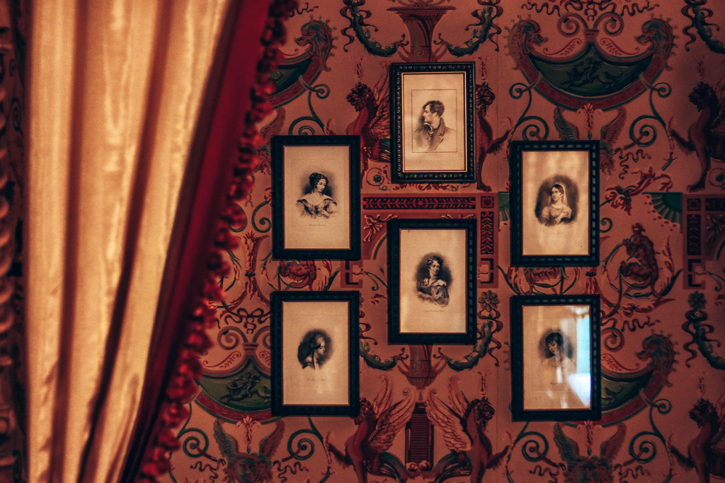 Book Lovers You Need To Stay At This Literary-Themed Bed And Breakfast ...